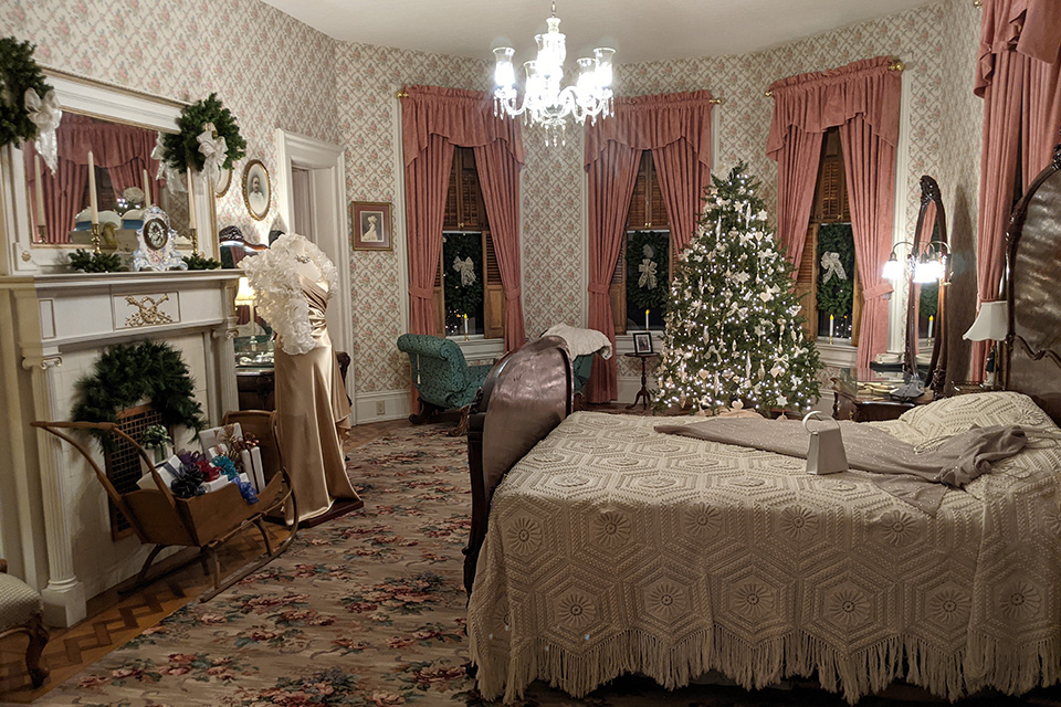 Step Into Holidays Past at These 5 Historic Ohio Homes